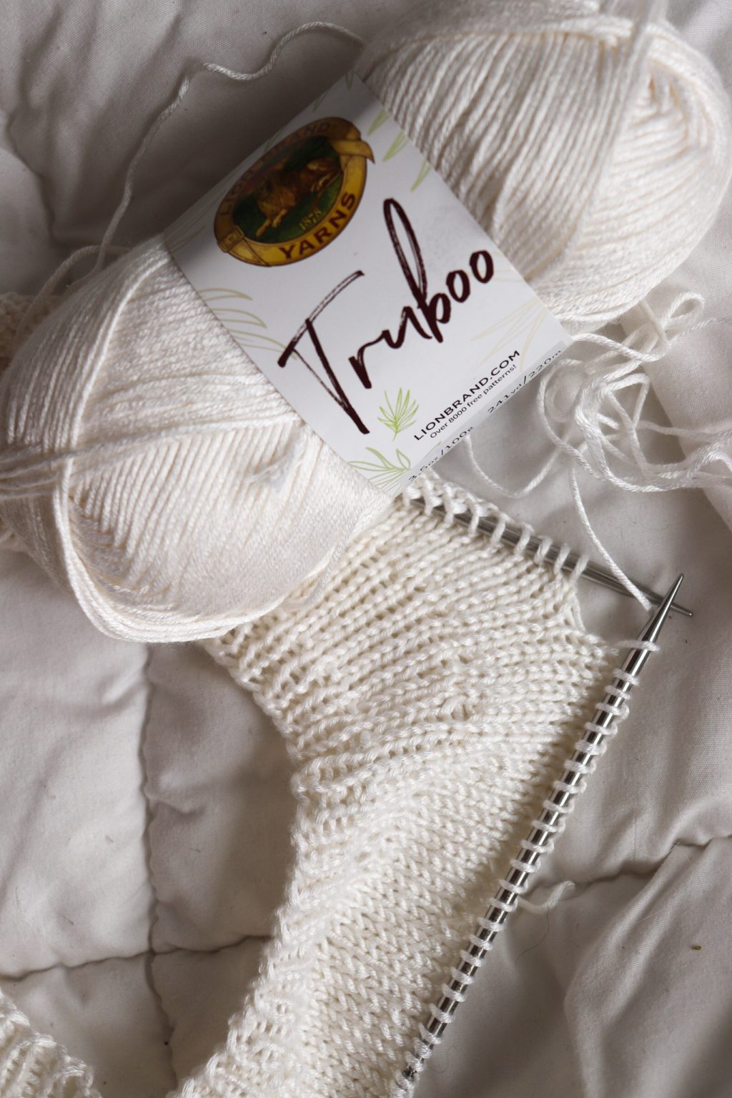 Fiber Friday – Lion Brand “Truboo” Yarn Review - Knits 'N Knots