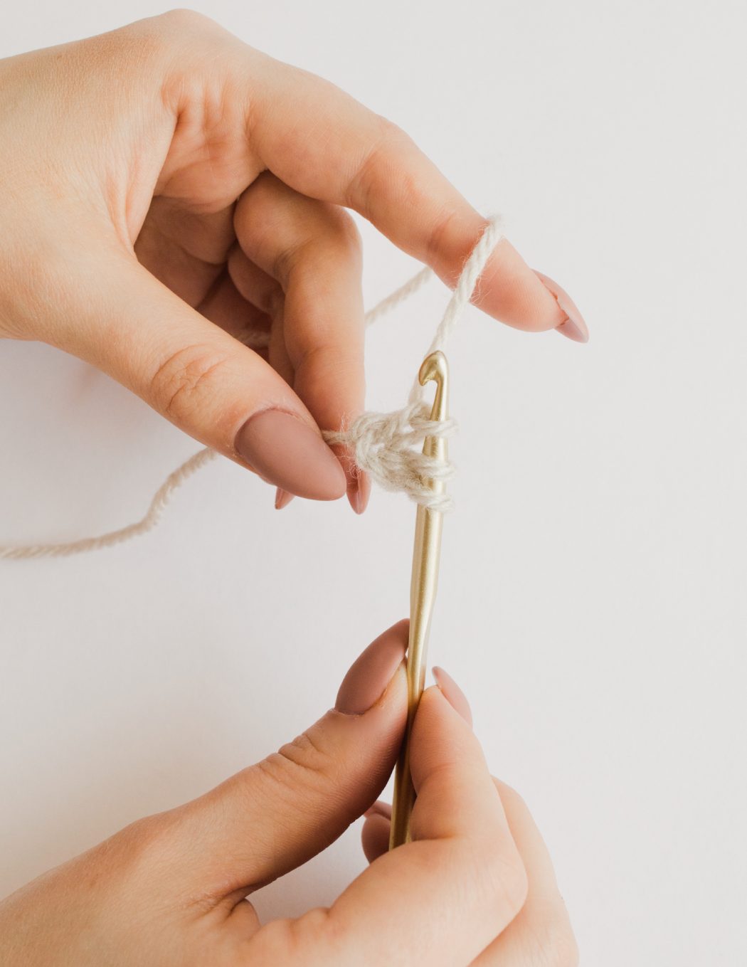 How to Work the Foundation Half Double Crochet (FHDC) Stitch and When ...