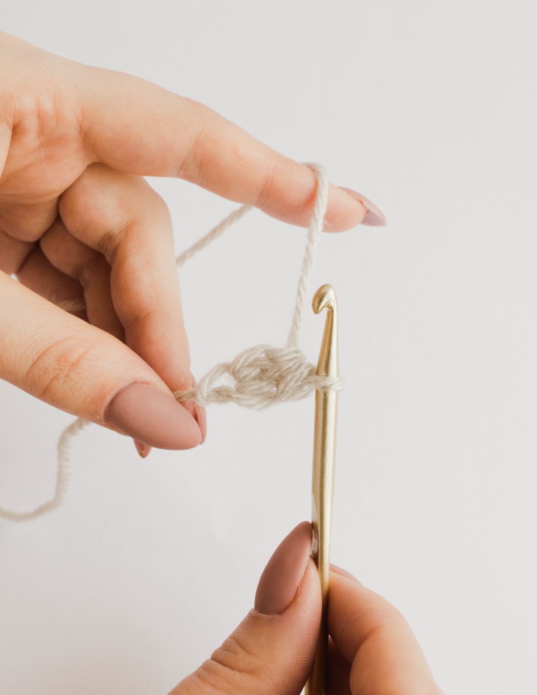 How to Work the Foundation Half Double Crochet (FHDC) Stitch and When ...