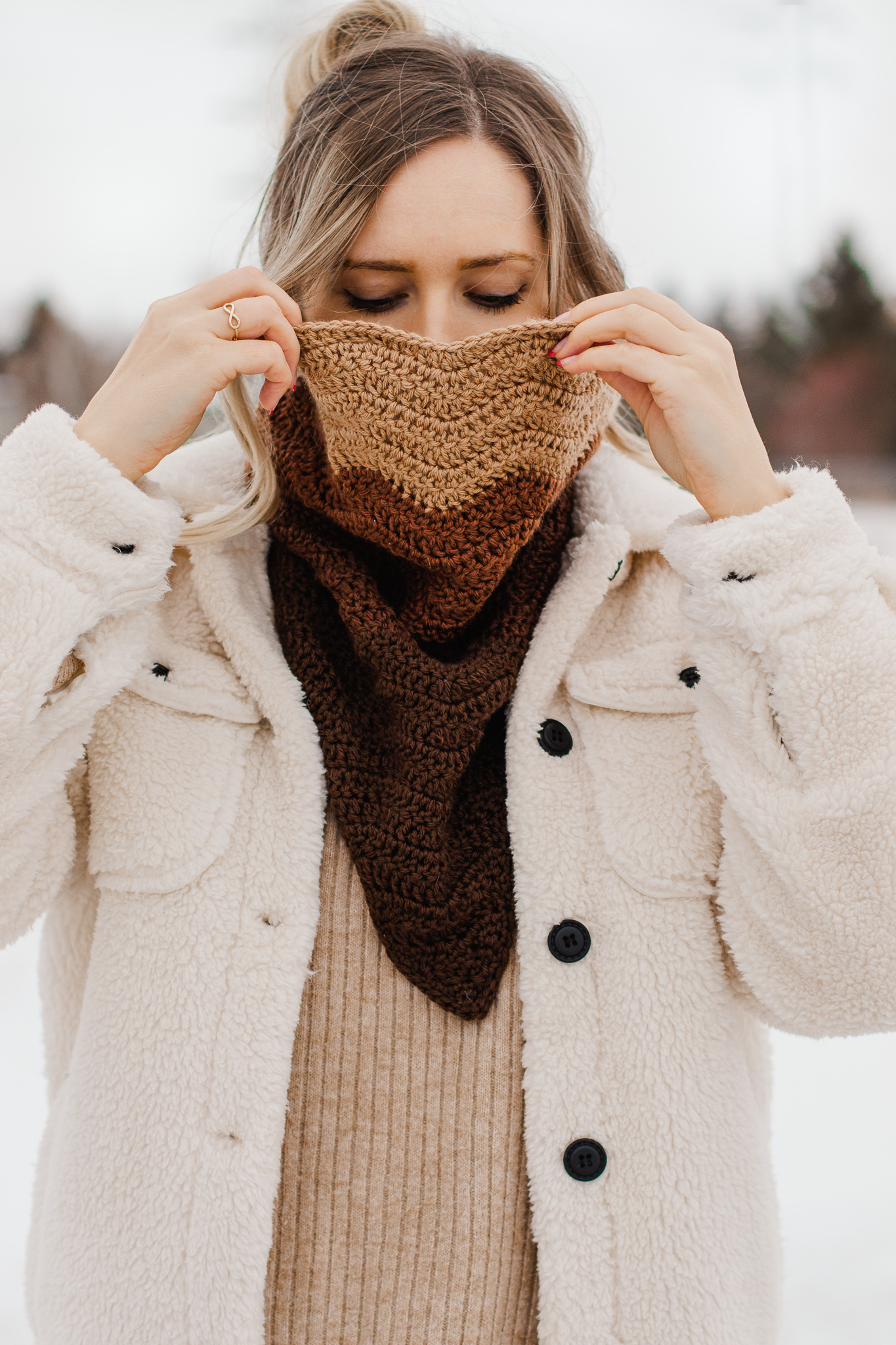 Penrose Pointed Cowl – Crochet Pattern for Wavy, Gradient/Fade Bandana ...