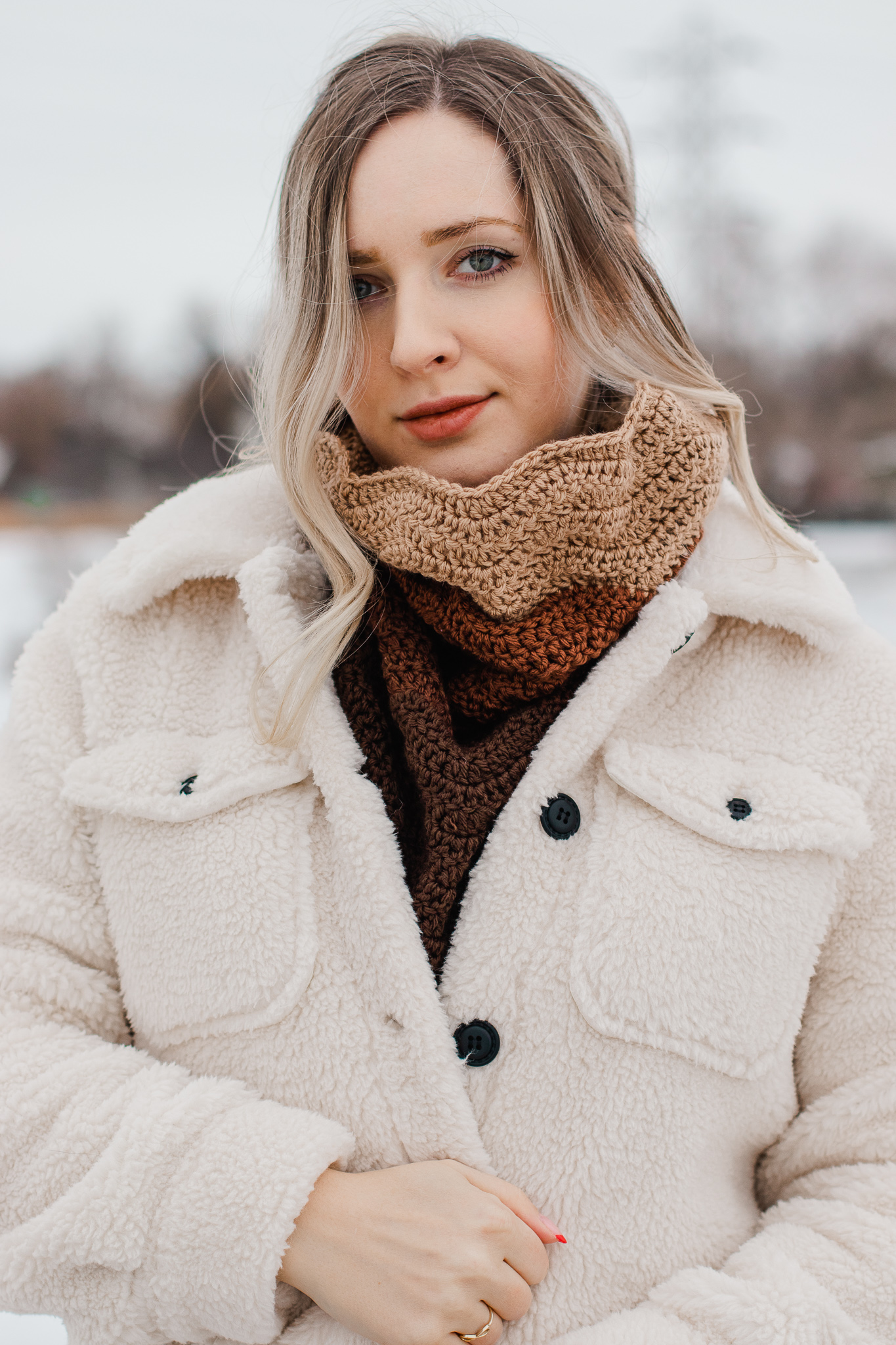 Penrose Pointed Cowl – Crochet Pattern for Wavy, Gradient/Fade Bandana ...