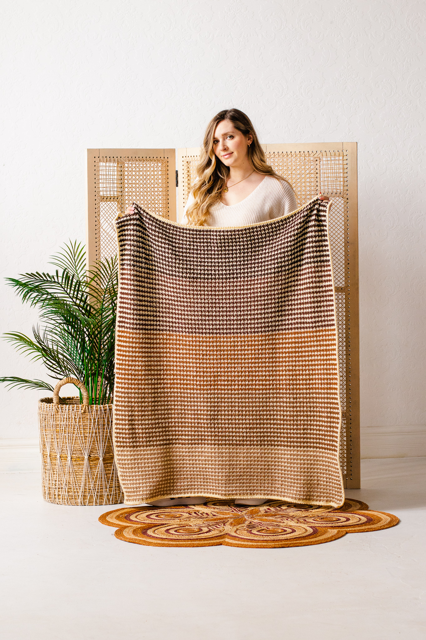 7 Blankets to Crochet this Fall | Cozy Fall Crochet Patterns - Knits 'N ...