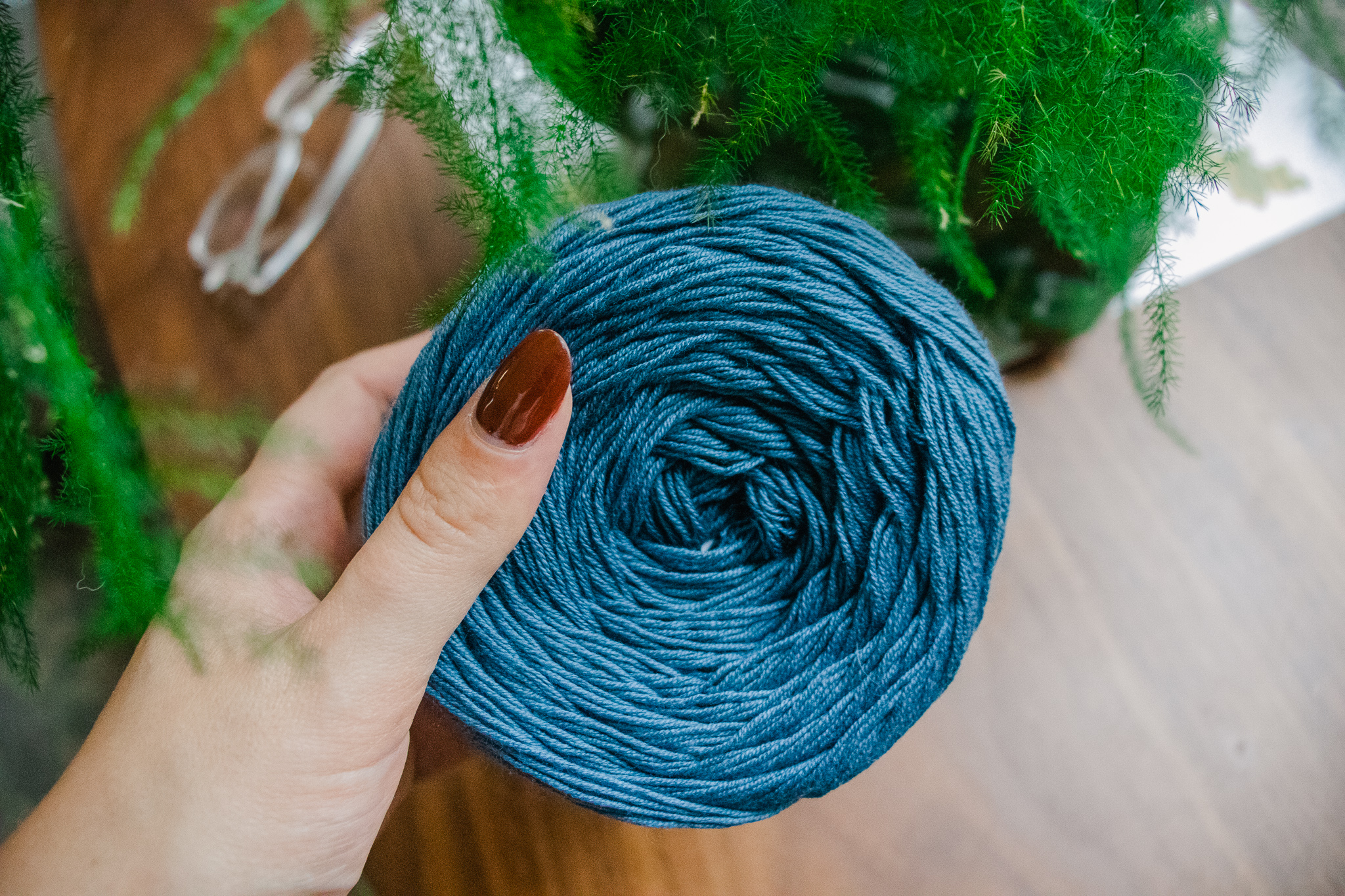 Fiber Friday – Hobbii “Friends Wheel” Yarn | Yarn Review - Knits 'N Knots