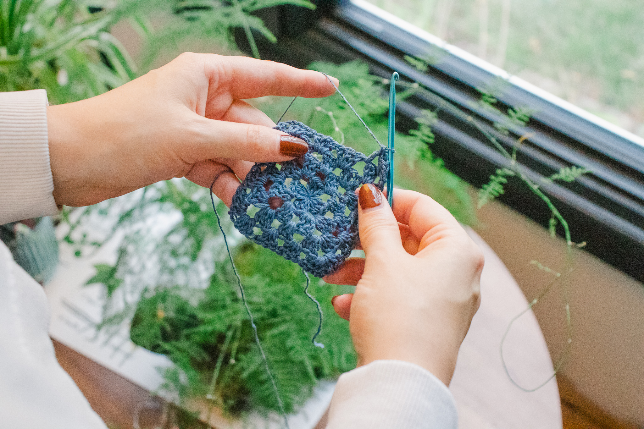 Fiber Friday – Hobbii “Friends Wheel” Yarn | Yarn Review - Knits 'N Knots