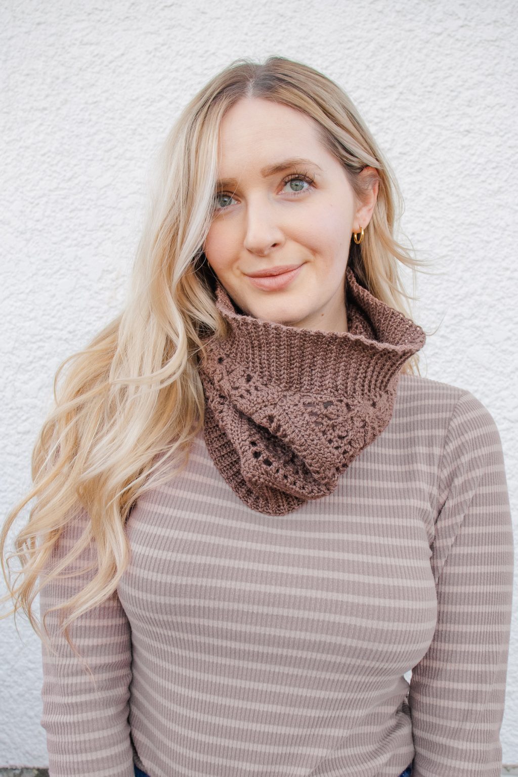 Clifton Granny Cowl – Textured Granny Square Cowl in Fingering Weight ...