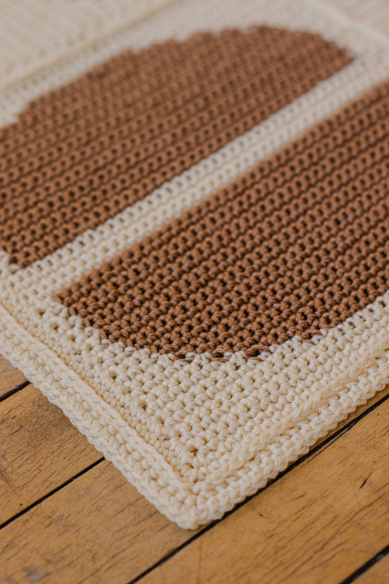 Curve Appeal Throw – Crochet Pattern with Intarsia Squares for MCM ...
