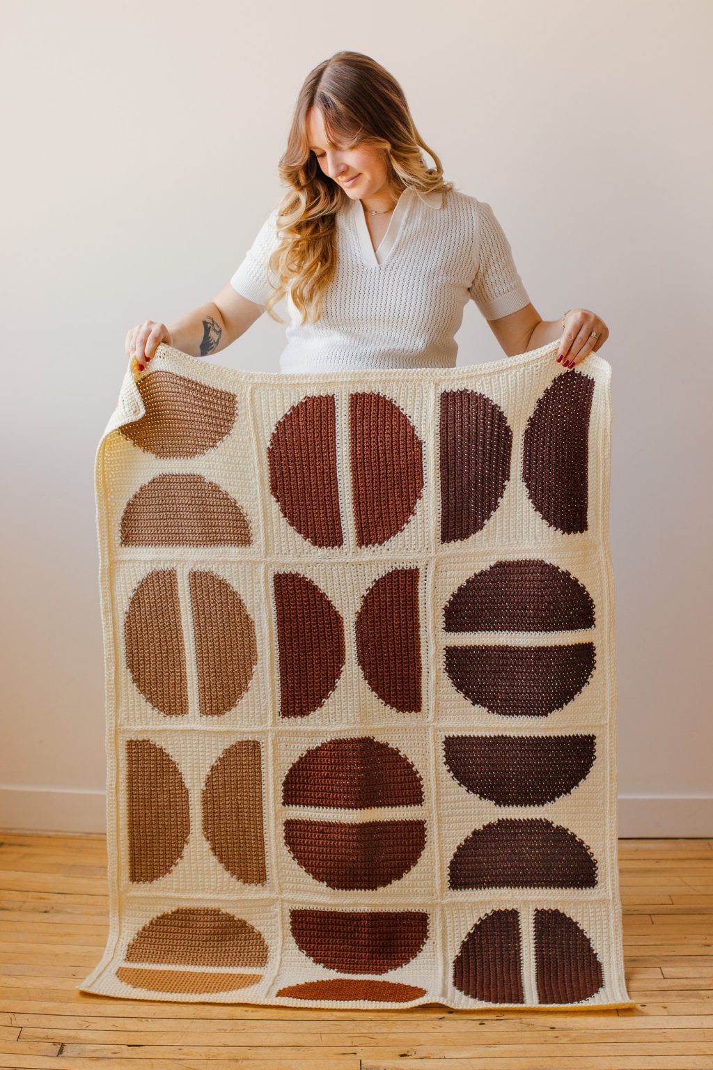 Curve Appeal Throw – Crochet Pattern with Intarsia Squares for MCM ...