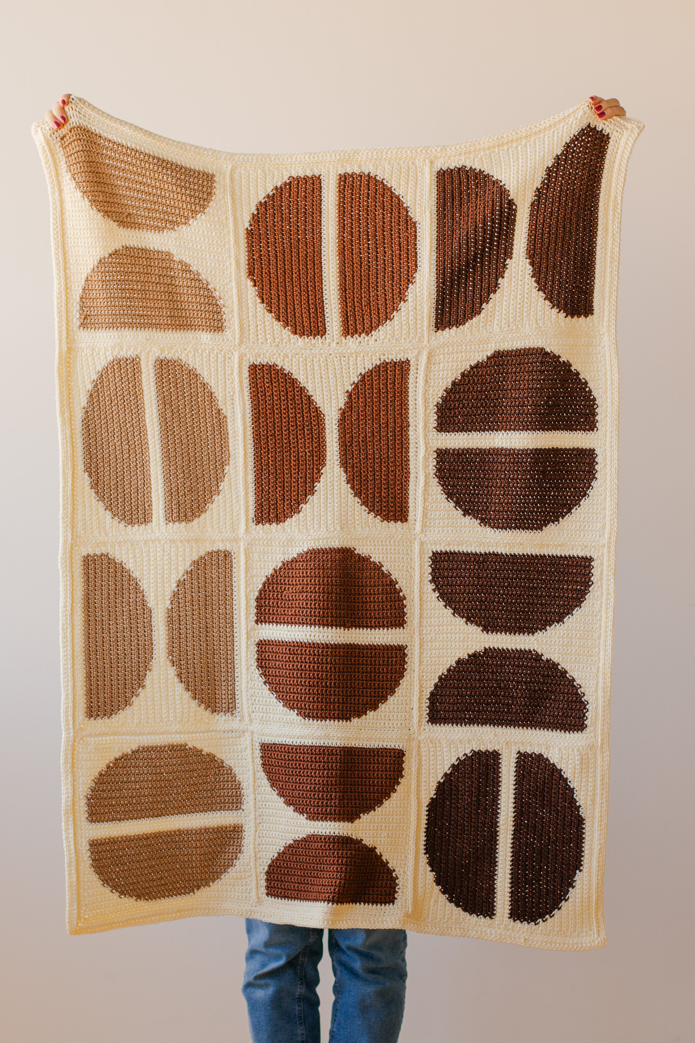 Curve Appeal Throw – Crochet Pattern with Intarsia Squares for MCM-Inspired Throw [w/ YouTube ...